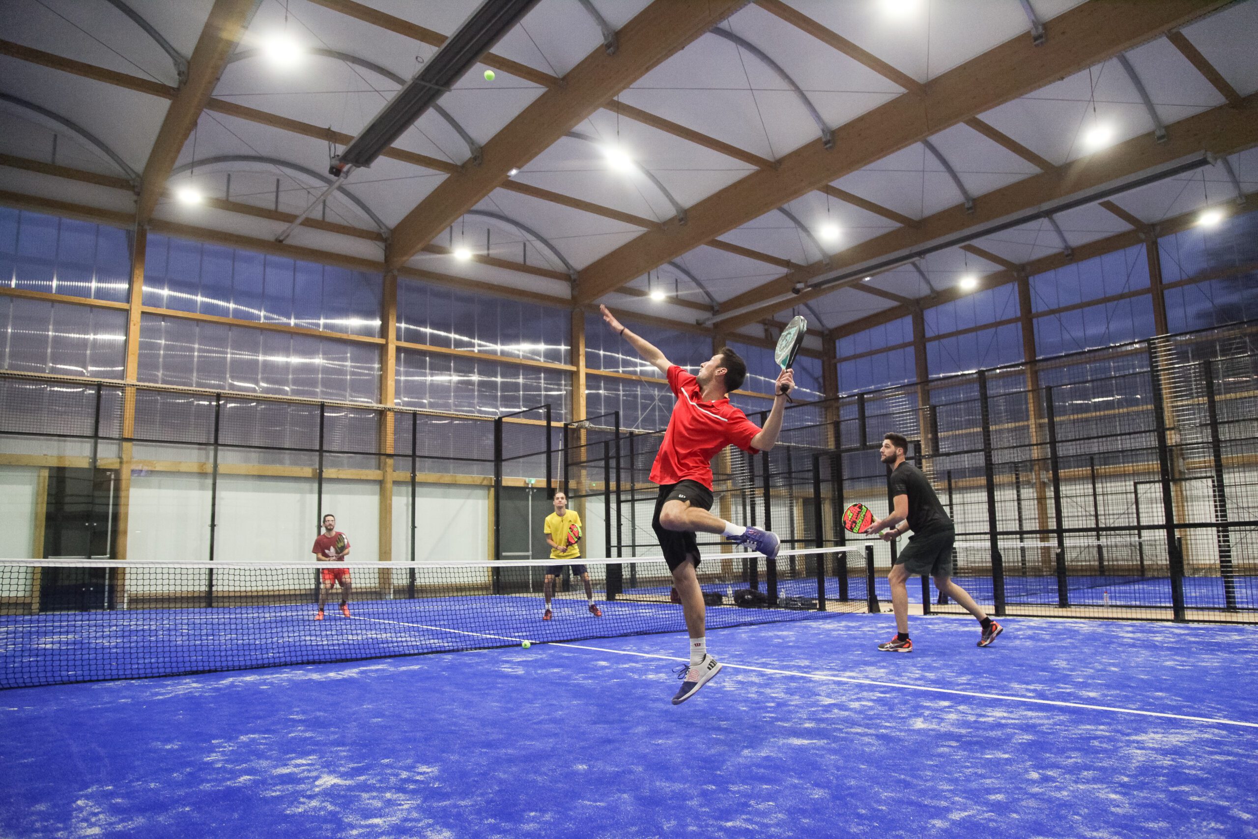 Grand succès pour l’ouverture des nouvelles pistes de padel dans les ...